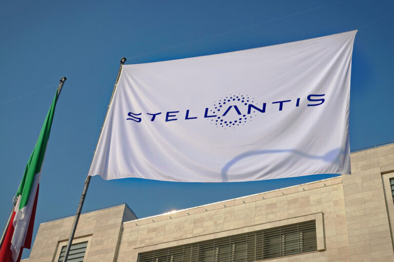 Stellantis and Qinomic Partner to Create Electric Commercial Vehicles