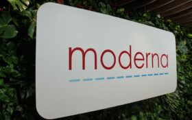 Moderna Partners With IBM to Incorporate AI and Quantum Computing in ...